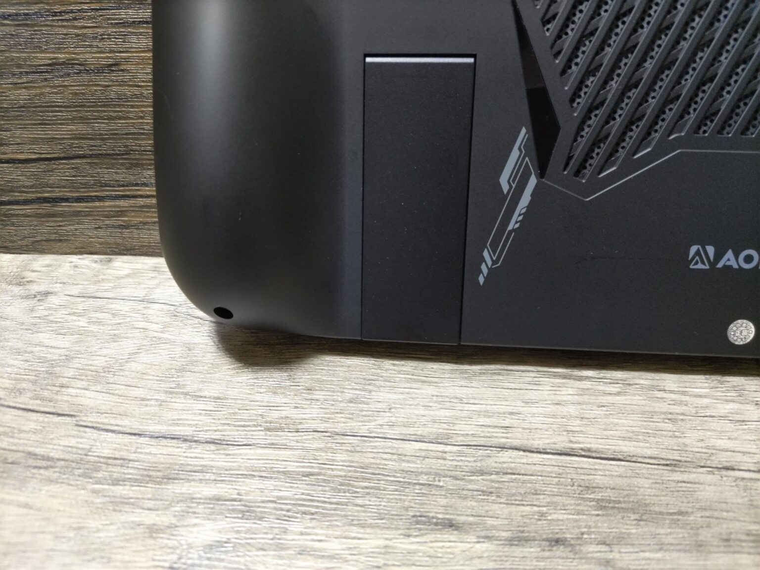 「AOKZOE A1X」レビュー。Ryzen AI 9 370を搭載して、専用アプリと液晶もバージョンアップしてますよ。 | ネスさんの趣味とかなんとなくのブログ